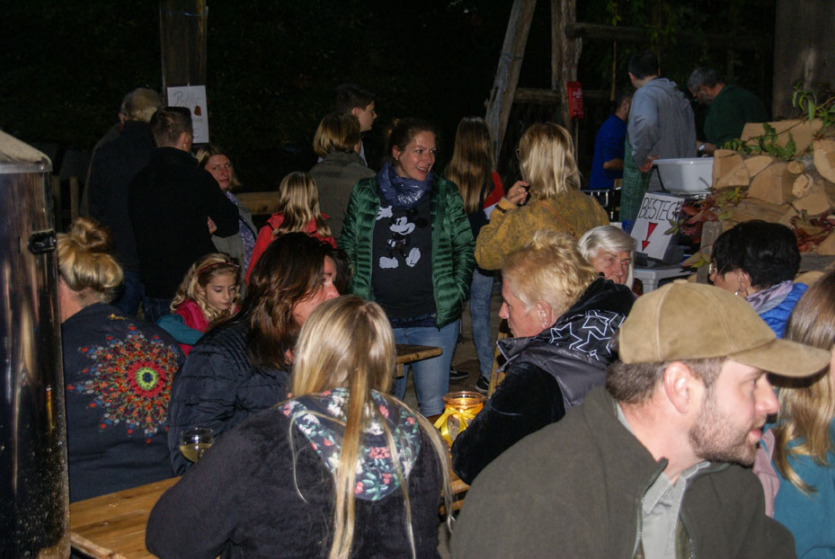 Kirchenregion Holle – Stifi-Puffer-Party in Luttrum wieder großer Erfolg